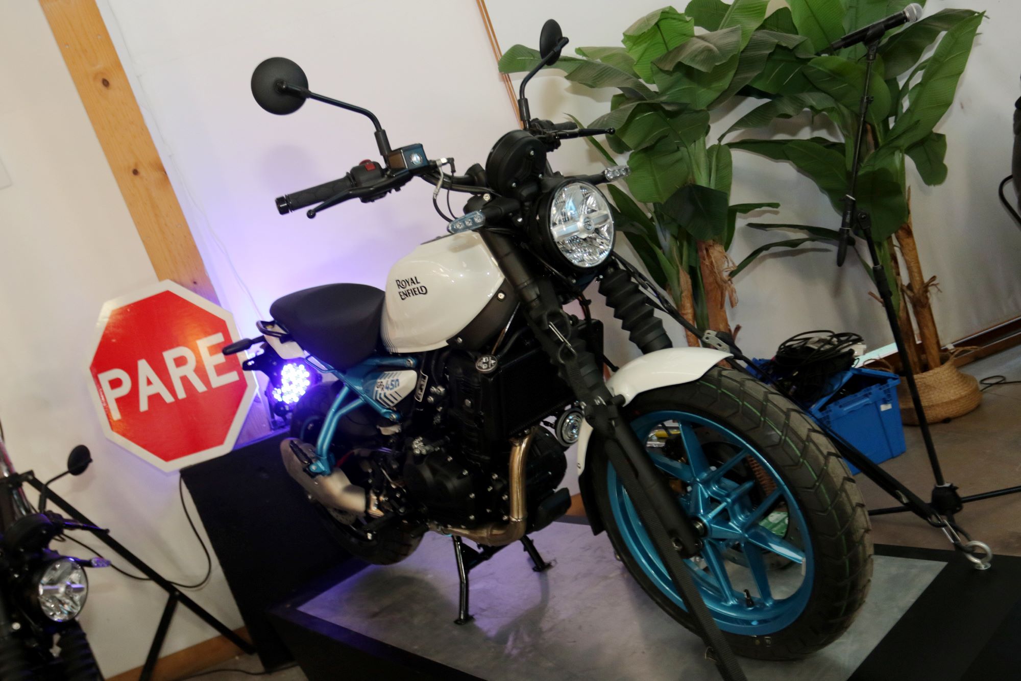 Royal Enfield trae la GRR 450cc y la Bear 650cc