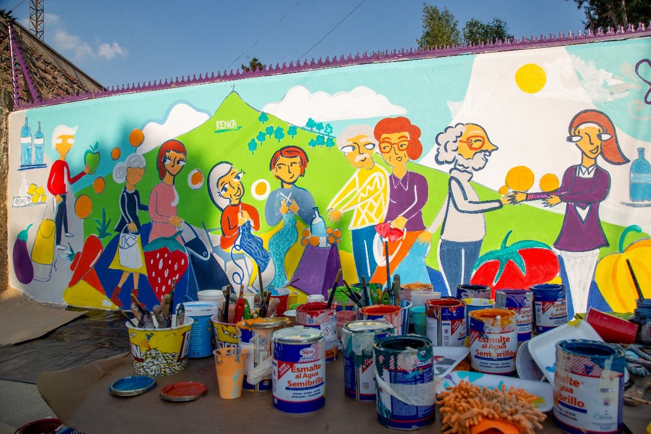 Mural colaborativo en la Despensa Social de Renca